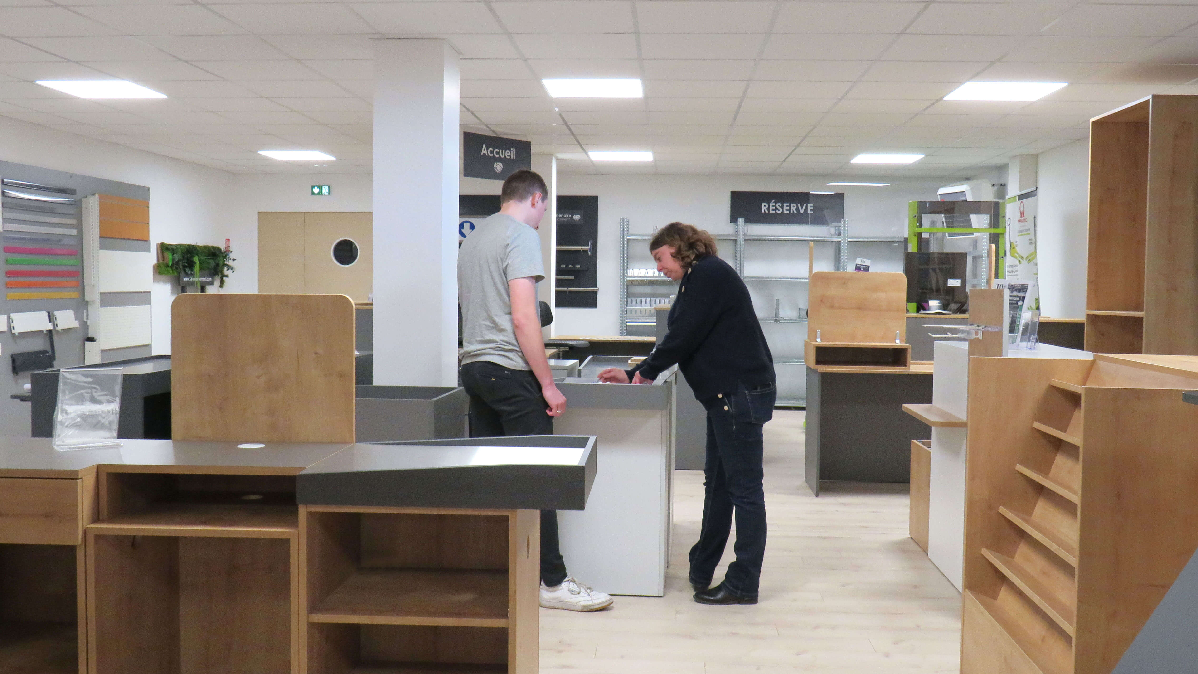 Agencement de magasin et mobilier professionnel | Tilt' Équipement